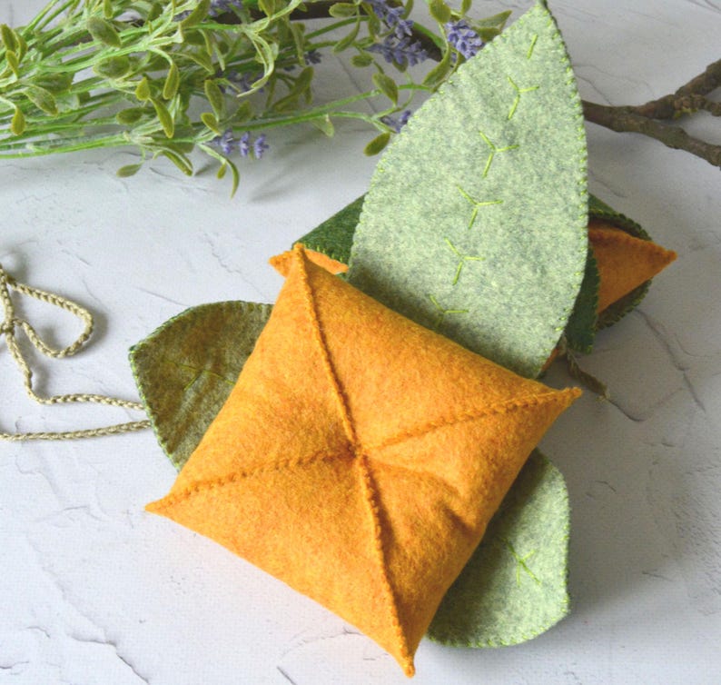 Felt Bread in Leaf Envelope, Elvish Bread, Handmade Fantasy Party Prop ...