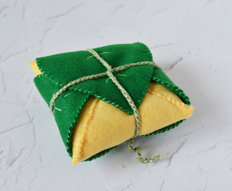 Felt bread in leaf envelope Elvish bread Handmade interrior | Etsy