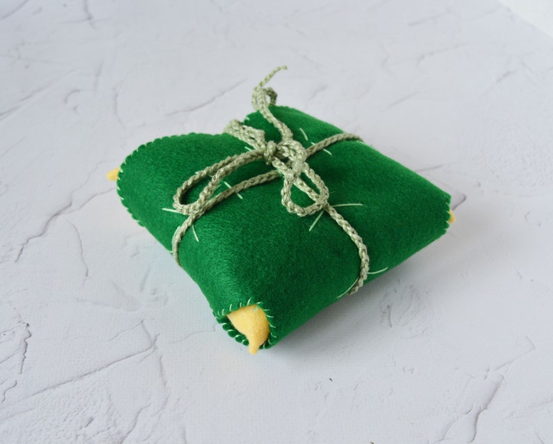 Felt bread in leaf envelope Elvish bread Handmade interrior | Etsy