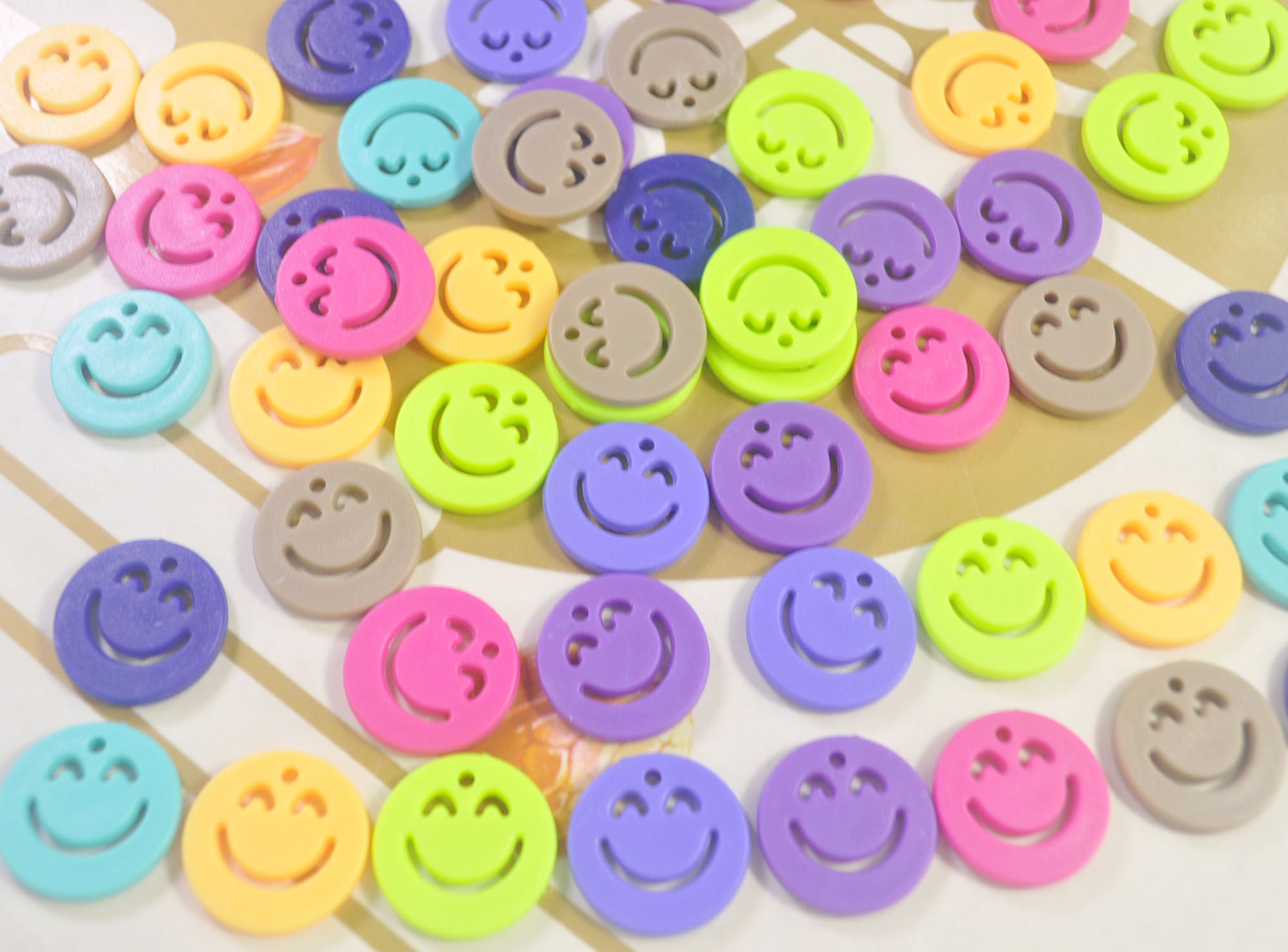 50pcs 20mm Flat Smiley Charm/smiley Face Pendant/acrylic - Etsy