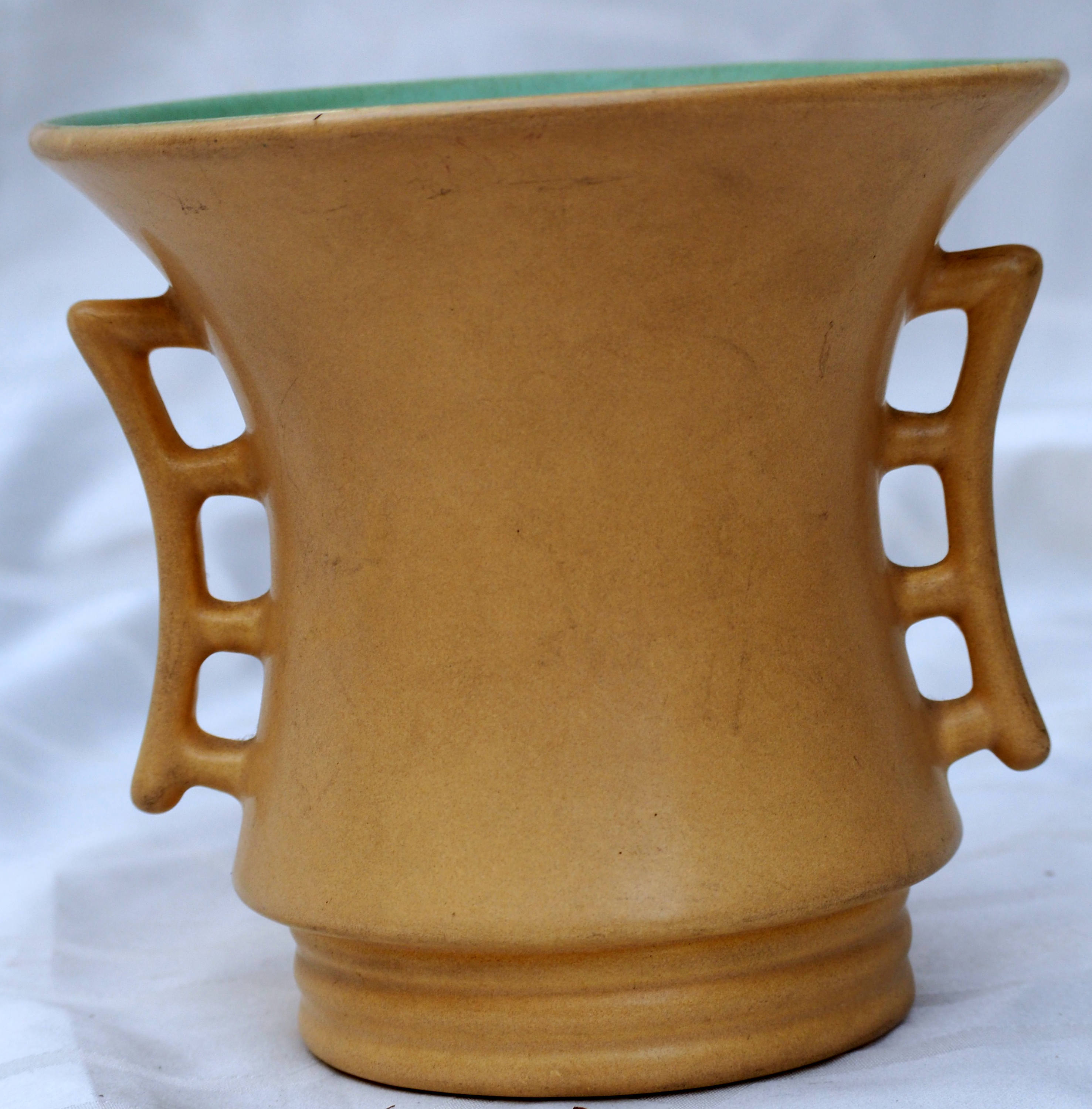 Rumrill Vase Art Deco Red Wing Pottery RUMRILL Handled Vase 636 Yellow ...