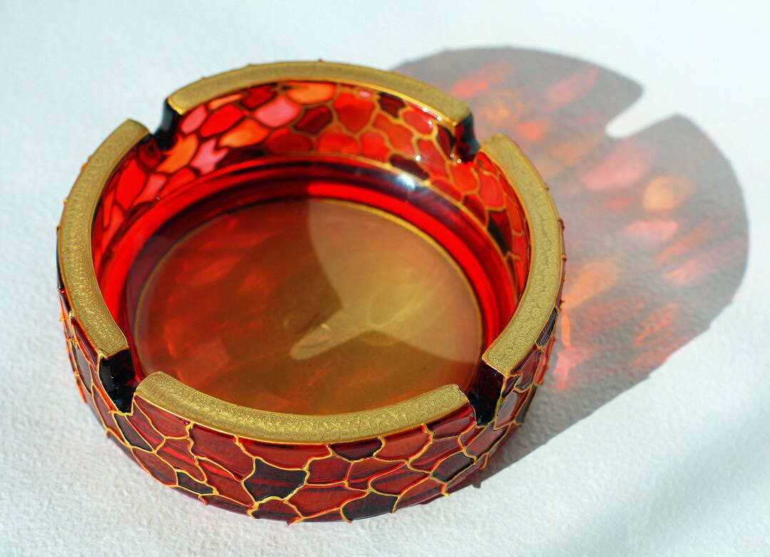 Scarlet Red Ashtray, Hand Painted Glass,round Сigarette Ashtray ...
