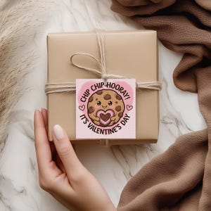 Cookie Printable Valentine's Day Tags 2" Cute Chip Chip Hooray! It's ...