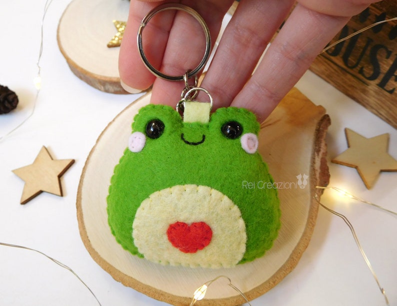 Felt Frog Kawaii Keychain With Cute Red Heart, Relationship Gifts ...