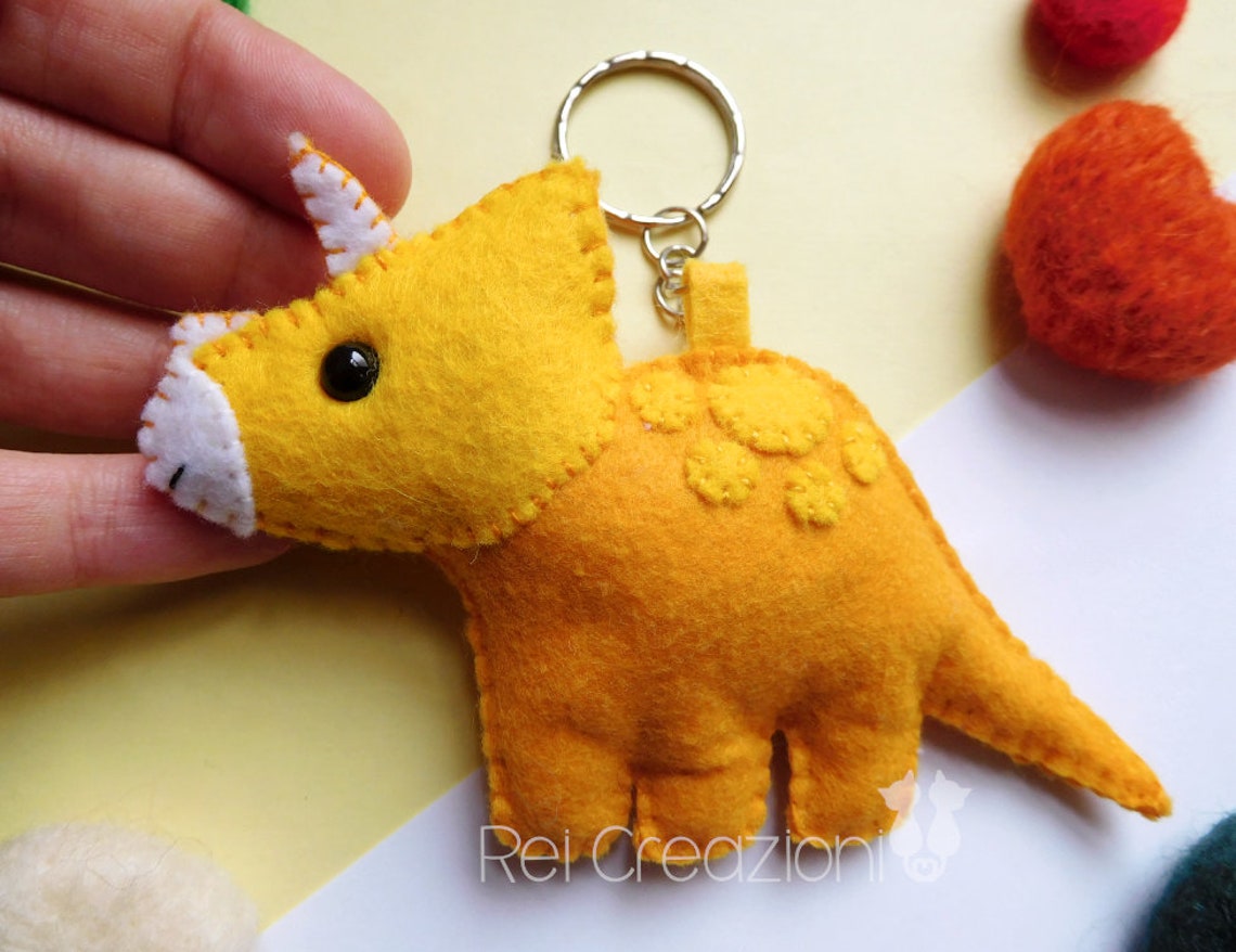 Felt dinosaur brachiosaurus triceratops keychain | Etsy