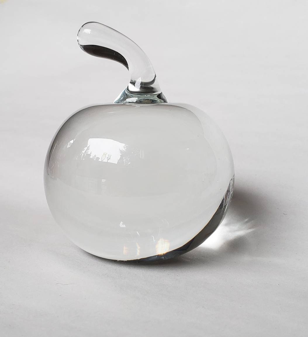 Crystal Desktop Sculpture, Kusak Crystal Apple Paperweight, Seattle ...