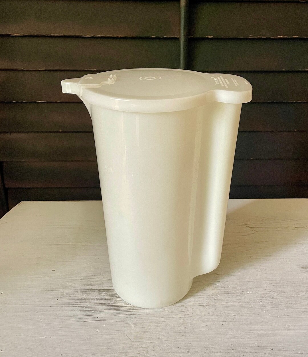 Tupperware 2 Quart Pitcher With Molded Handle(#129) and Flip Top Lid ...