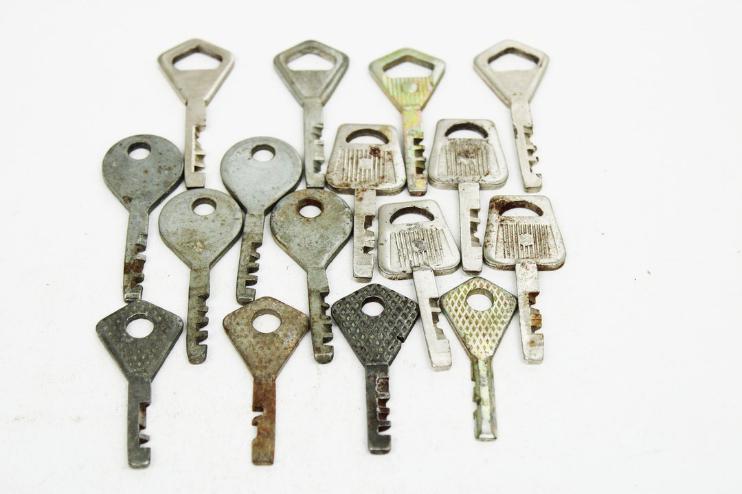 Skeleton Keys Steampunk Furniture Jewelry Findings Decorative Keys Iron ...