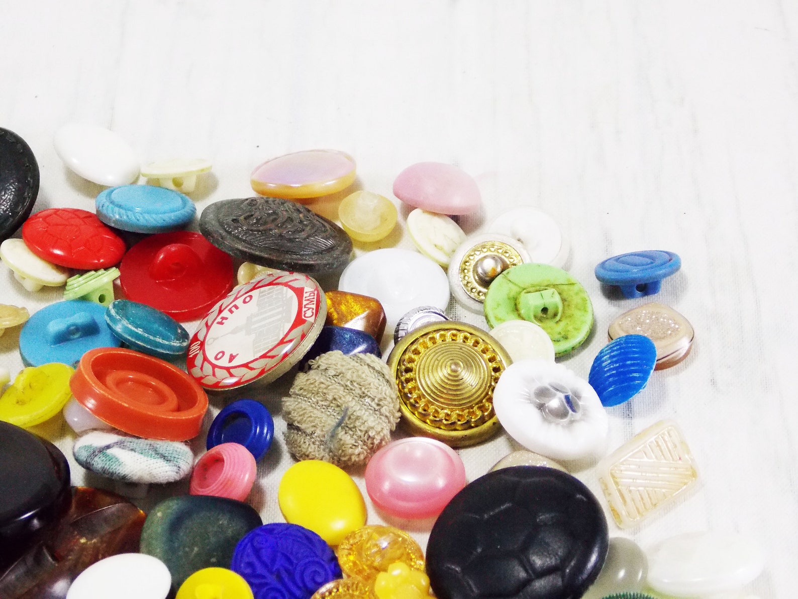 Buttons Plastic Scrapbook Buttons Colorful Button Natural Colors ...