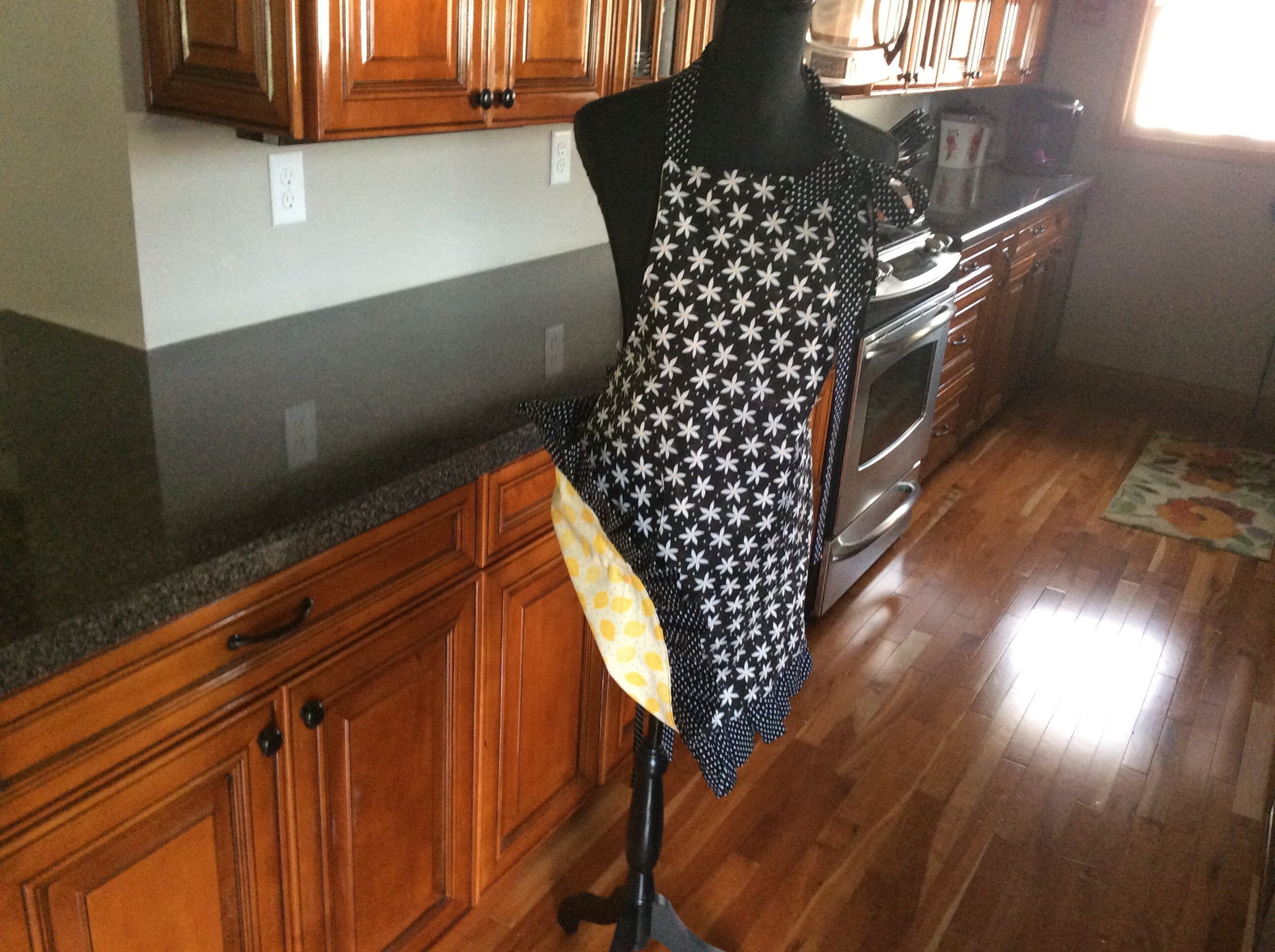 Reversible Two-Sided Premium Cotton Apron Two Aprons in One Women who ...