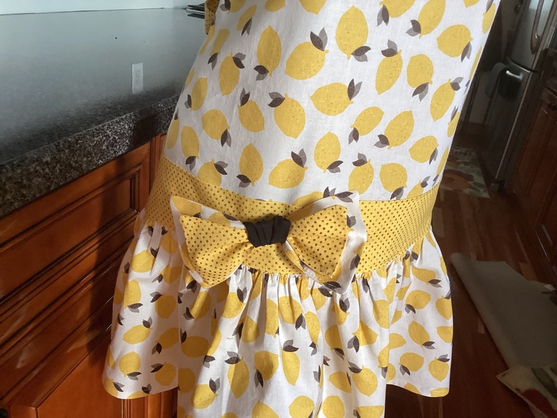 Cotton Apron With Detachable Bow: Stylish Kitchen Gift - Etsy