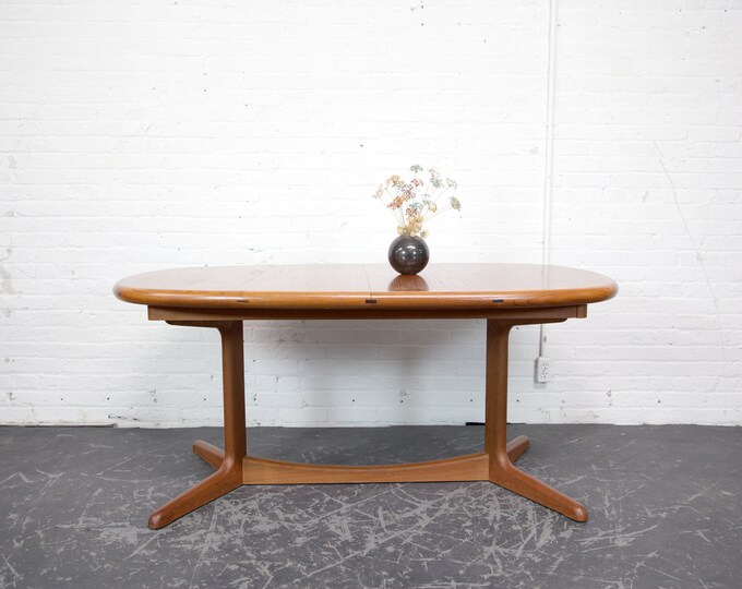 Vintage MCM Scandinavian Oval Teak Wood Dining Table W/ 2 Extension ...