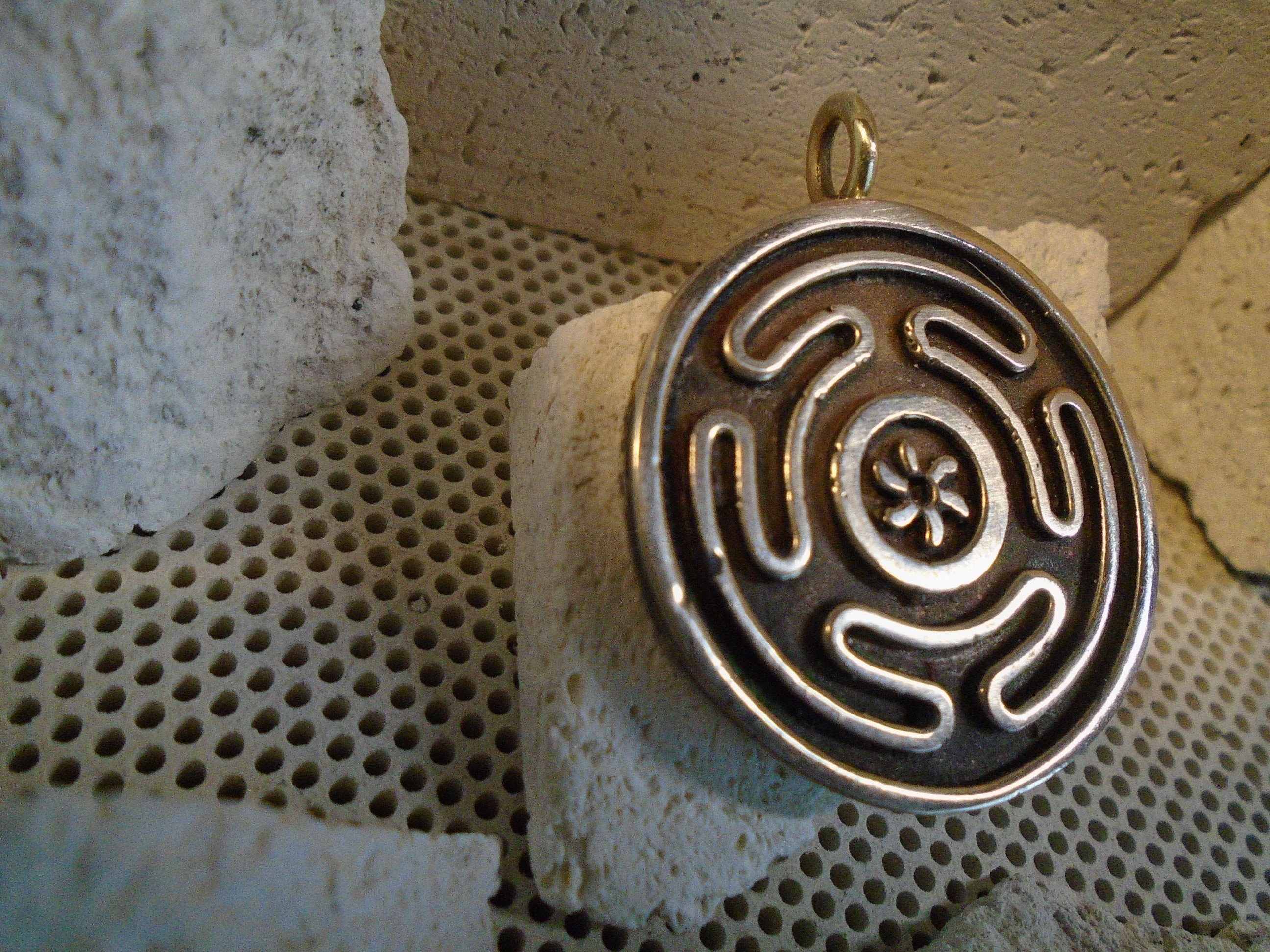 Strophalos/ Hekates Wheel/ Hekate Pendant/ Bronze Metal/ - Etsy UK
