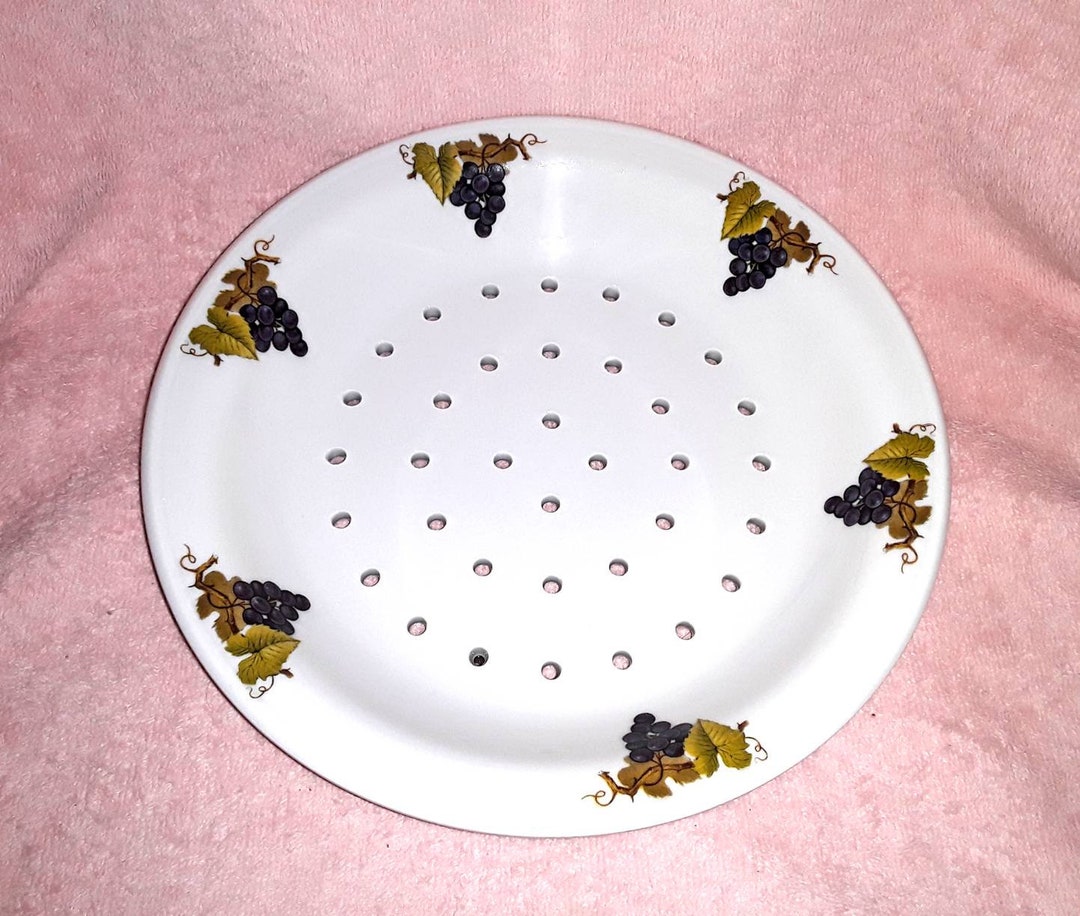 APILCO Fruit Plate Pierced Plate Purple Grape Clusters on Vine Measures ...