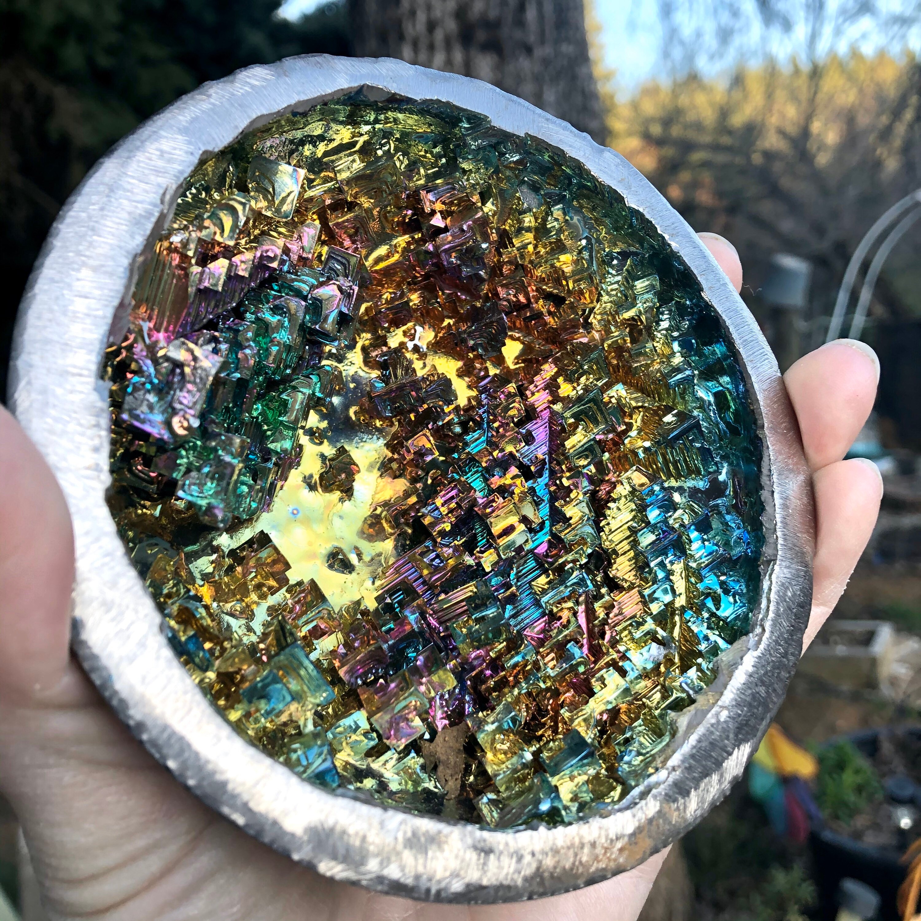 922g Big Rainbow Bismuth Bowl Crystal Cluster Display Specimen