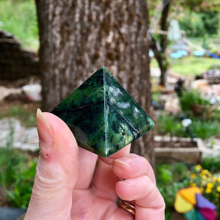 3 stone pyramids Jade Shungite and Carnelian Agate