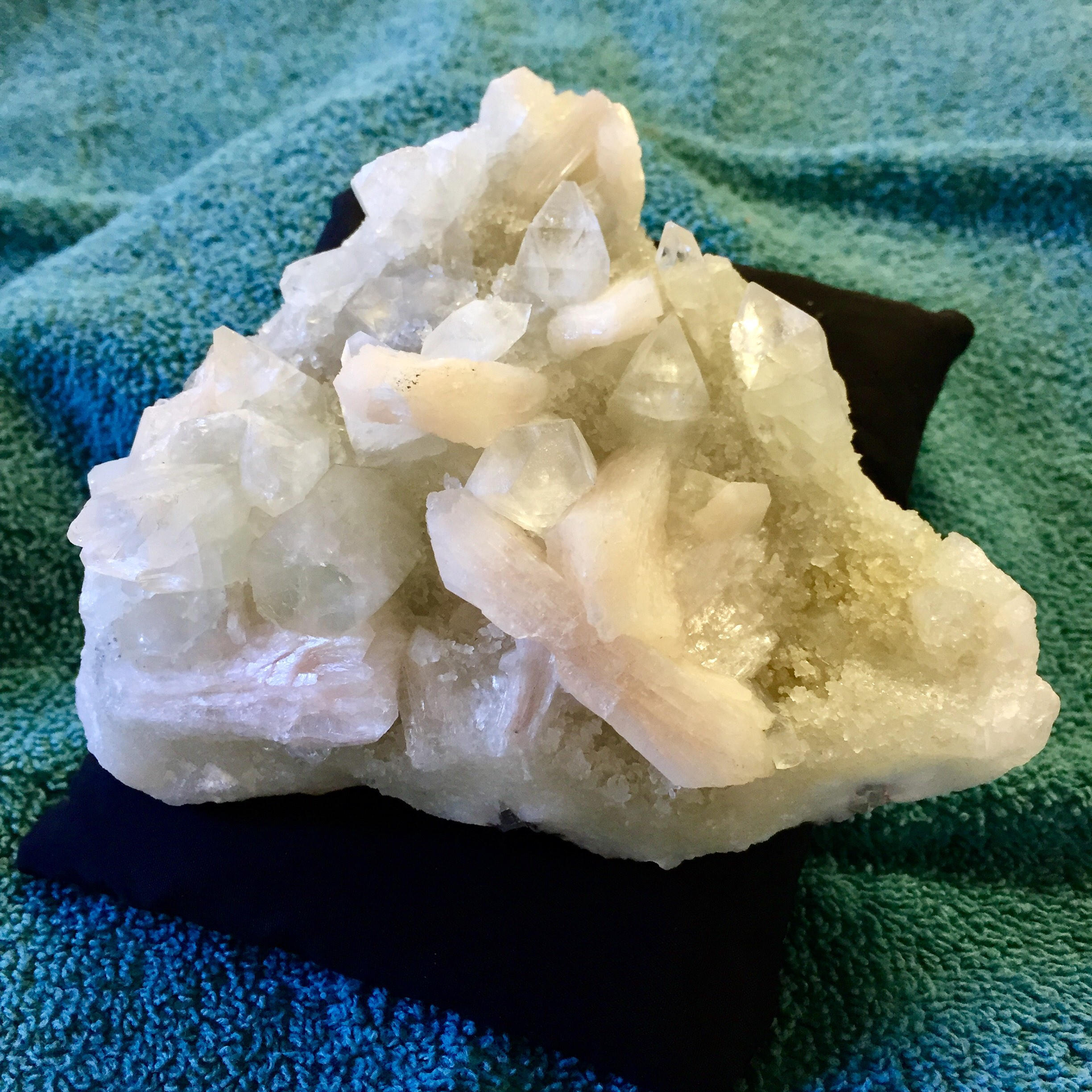 Large Apophyllite with Stilbite crystal cluster specimen piece
