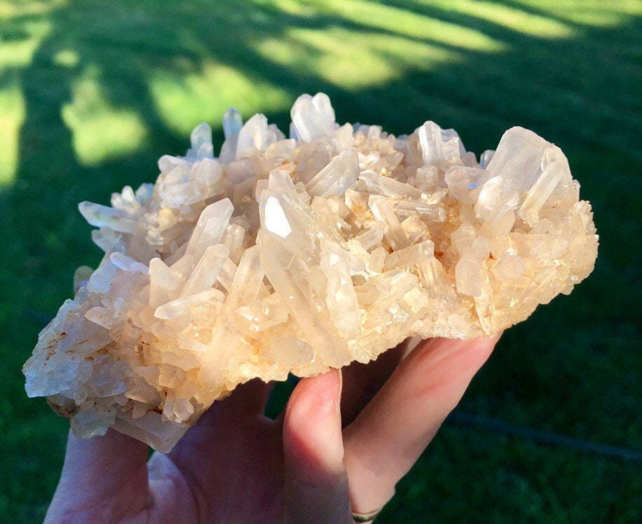 514g Needle Quartz Crystal Cluster Mineral Specimen 514g Needle Quartz Crystal Cluster Mineral Specimen