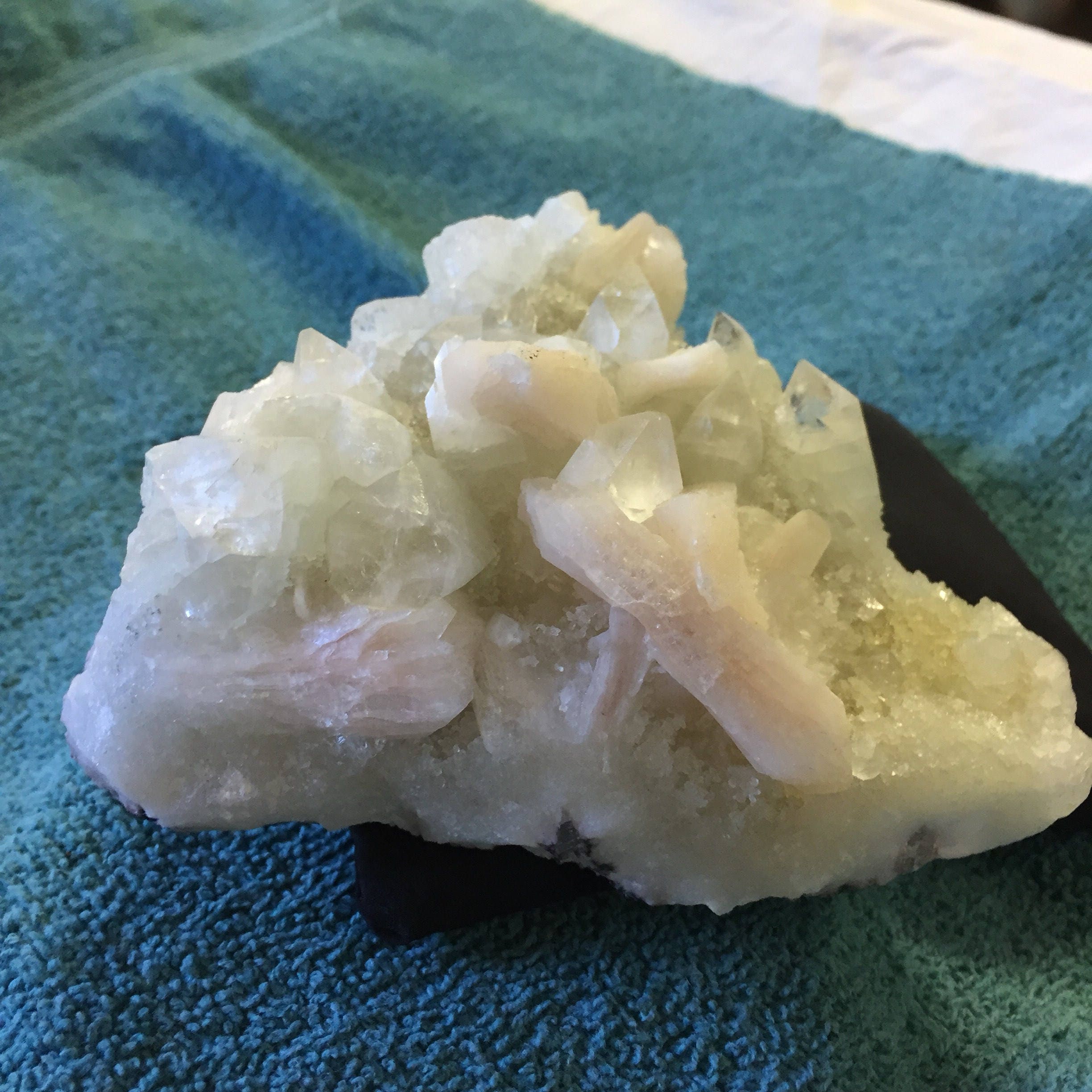 Large Apophyllite with Stilbite crystal cluster specimen piece