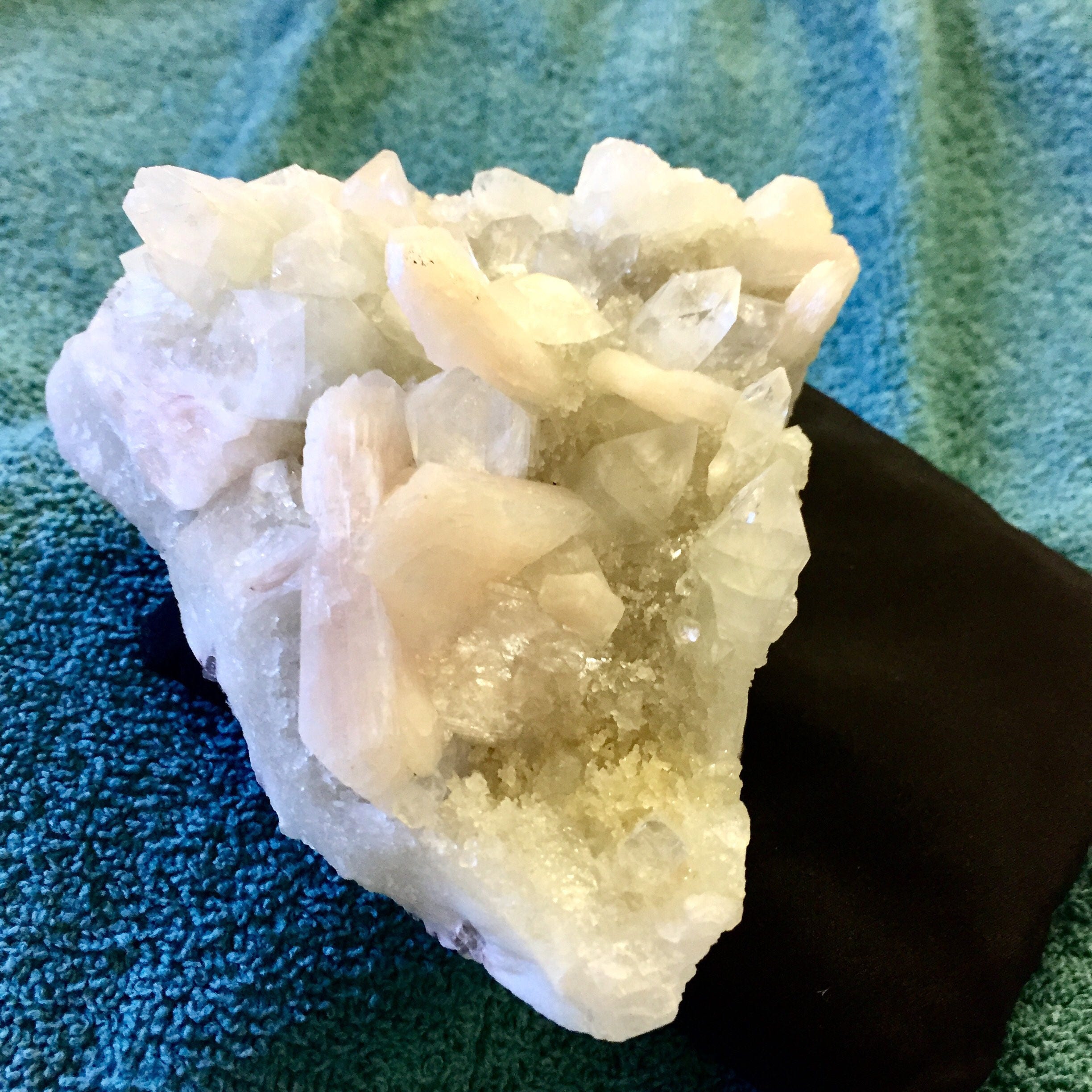 Large Apophyllite with Stilbite crystal cluster specimen piece