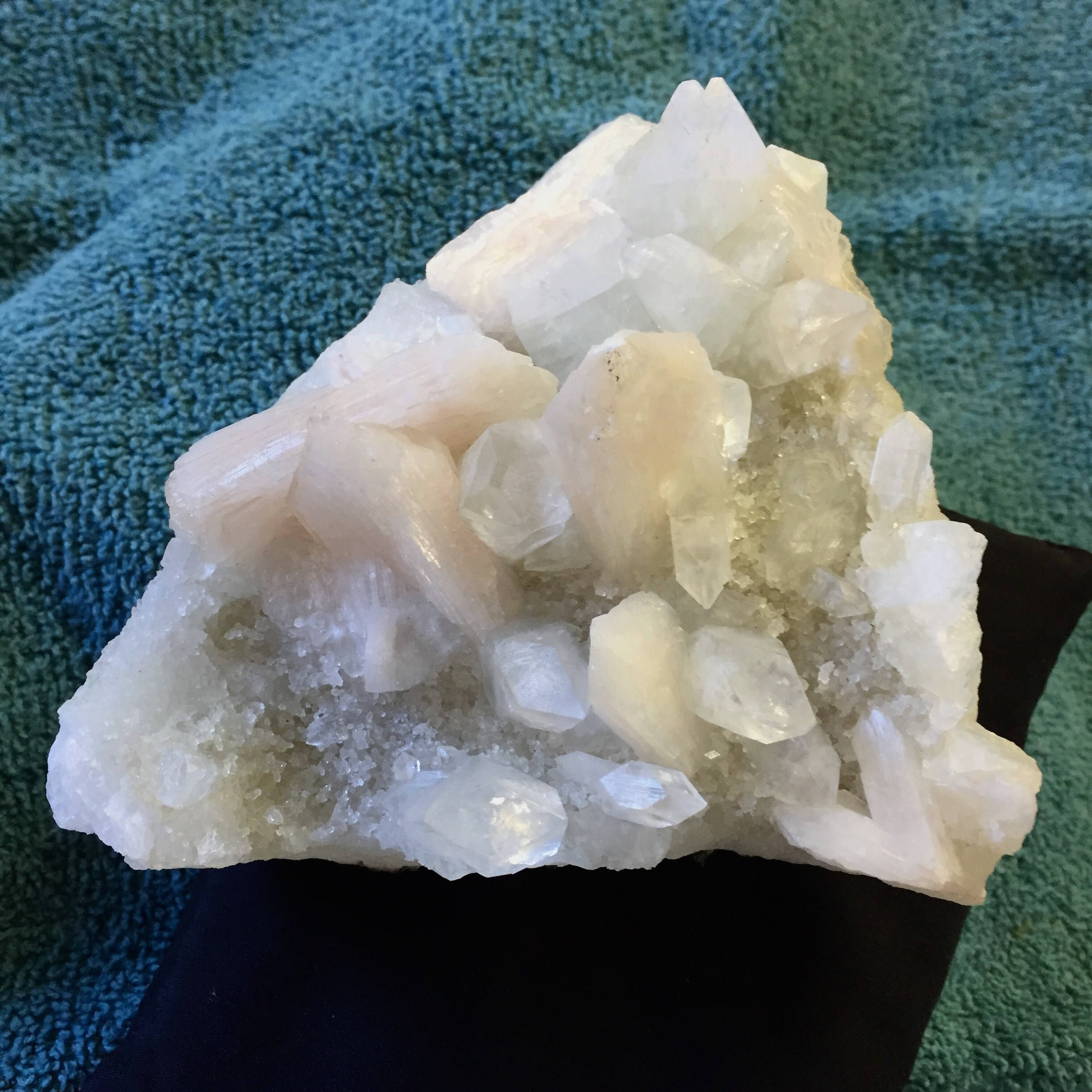Large Apophyllite with Stilbite crystal cluster specimen piece