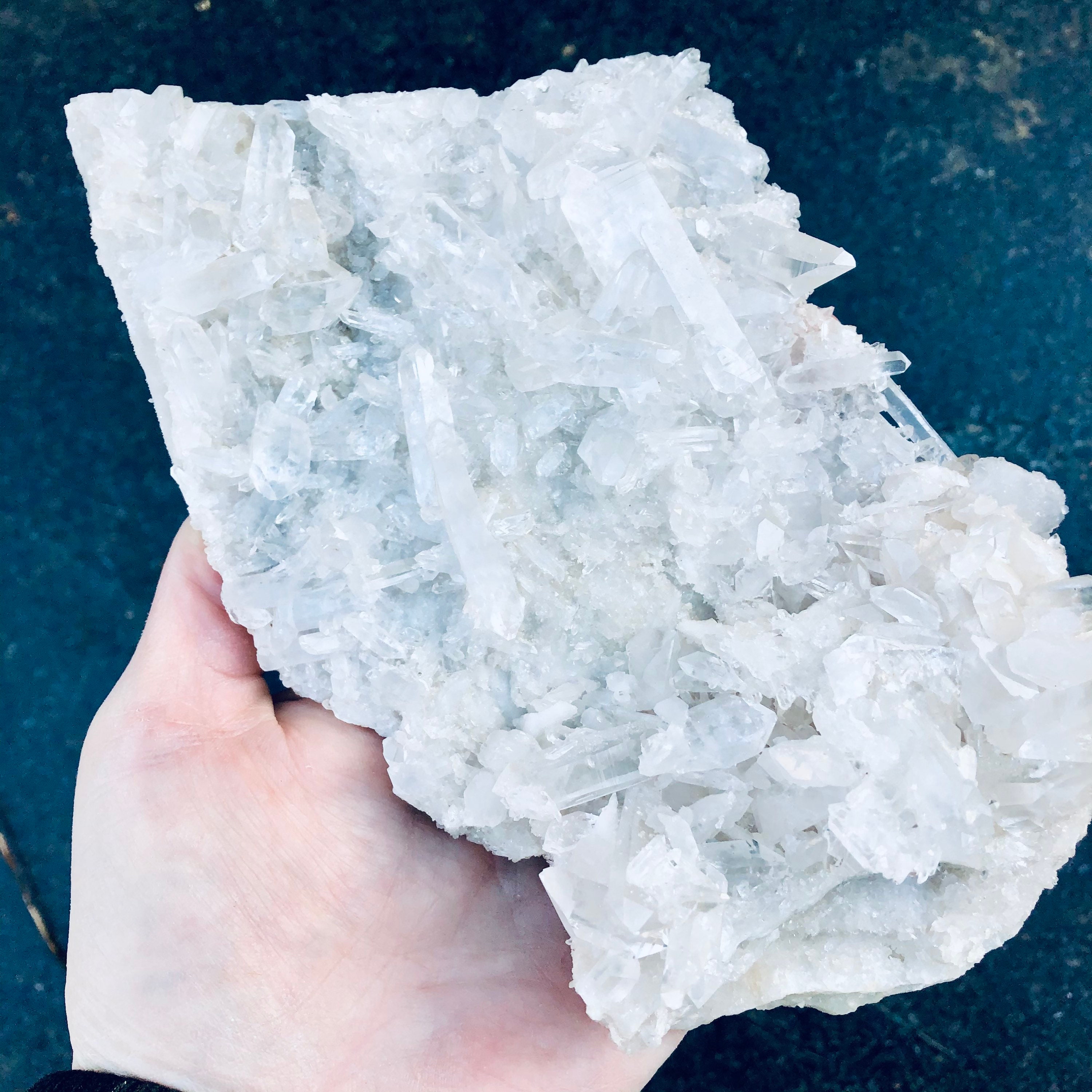 1.33 lb Quartz Crystal Cluster Plate Mineral Display Specimen