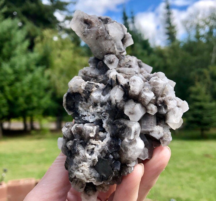 390g Black and white Columnar Hexagonal Calcite Crystal Cluster Mineral ...