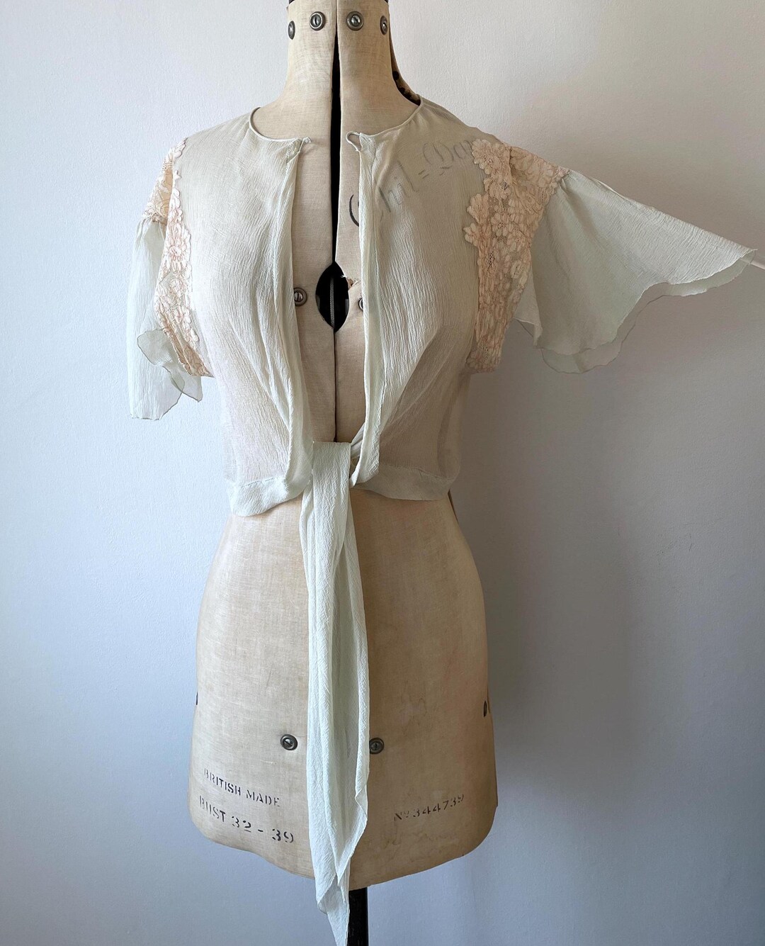 1930s Boudoir Jacket Silk Chiffon and Lace Elizabeth Arden London - Etsy