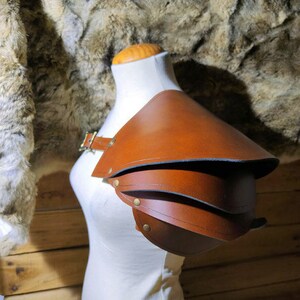 Single Pauldron Leather Shoulder Armor Medieval, Roman, Gladiator - Etsy