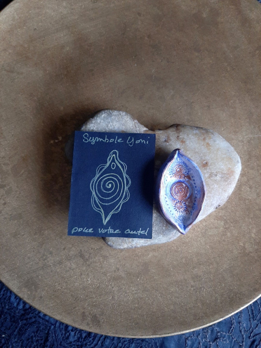 Vulva Symbol Accessory for Altar, Yoni Symbol, Vulva Polymer Sculpture ...