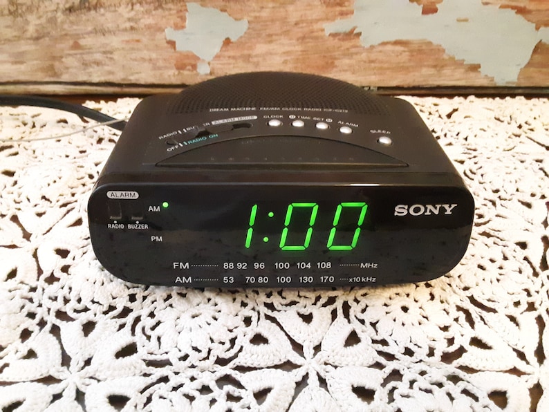 Vintage Sony Dream Machine - Alarm Clock Radio AM/FM With Battery ...
