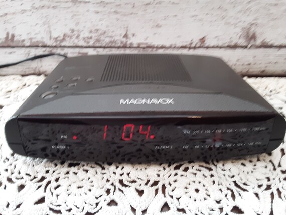 Vintage Magnavox AM/FM Dual Alarm Clock Radio Model AJ3240 - Etsy