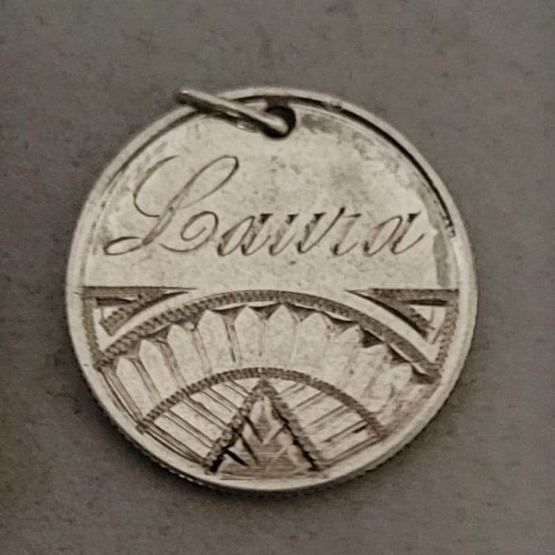 Antique Laura - Etsy