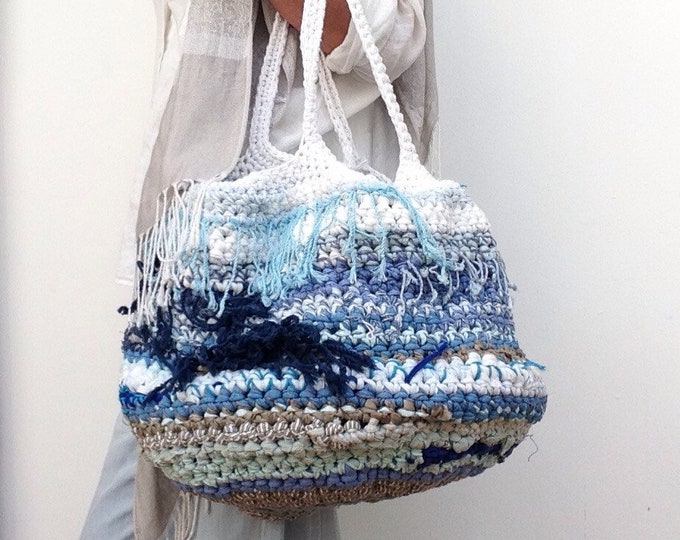 Handmade Totetas Made From Recycled Strips of Fabric and Knitting ...