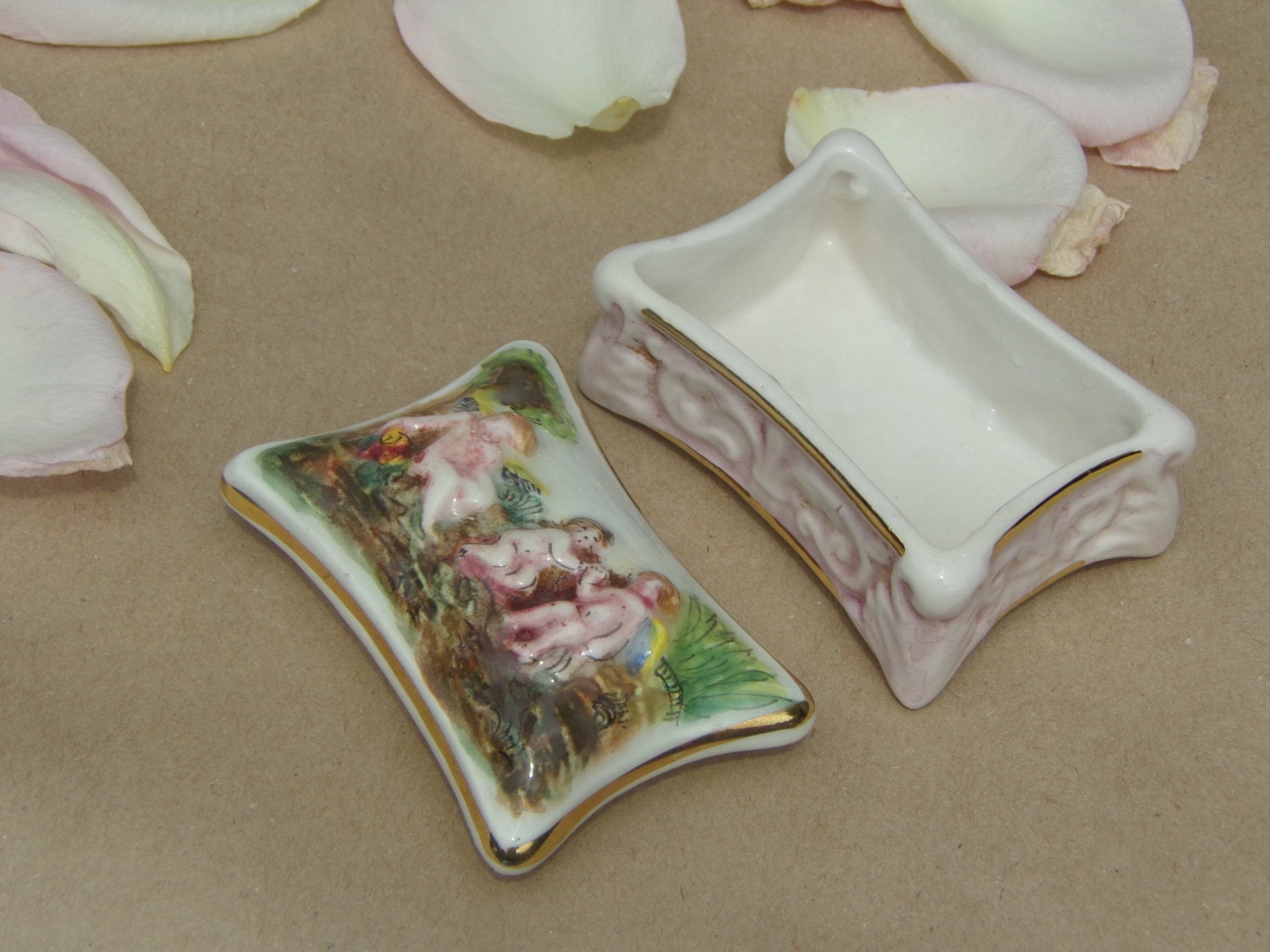 Vintage Capodimonte Jewelry Trinket Box High Relief Porcelain With Lid ...