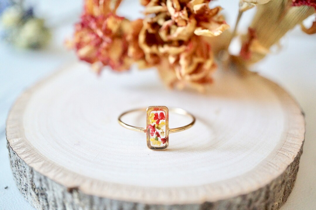 Real Pressed Flower and Resin Ring, Rectangle Gold Band in Yellow and ...