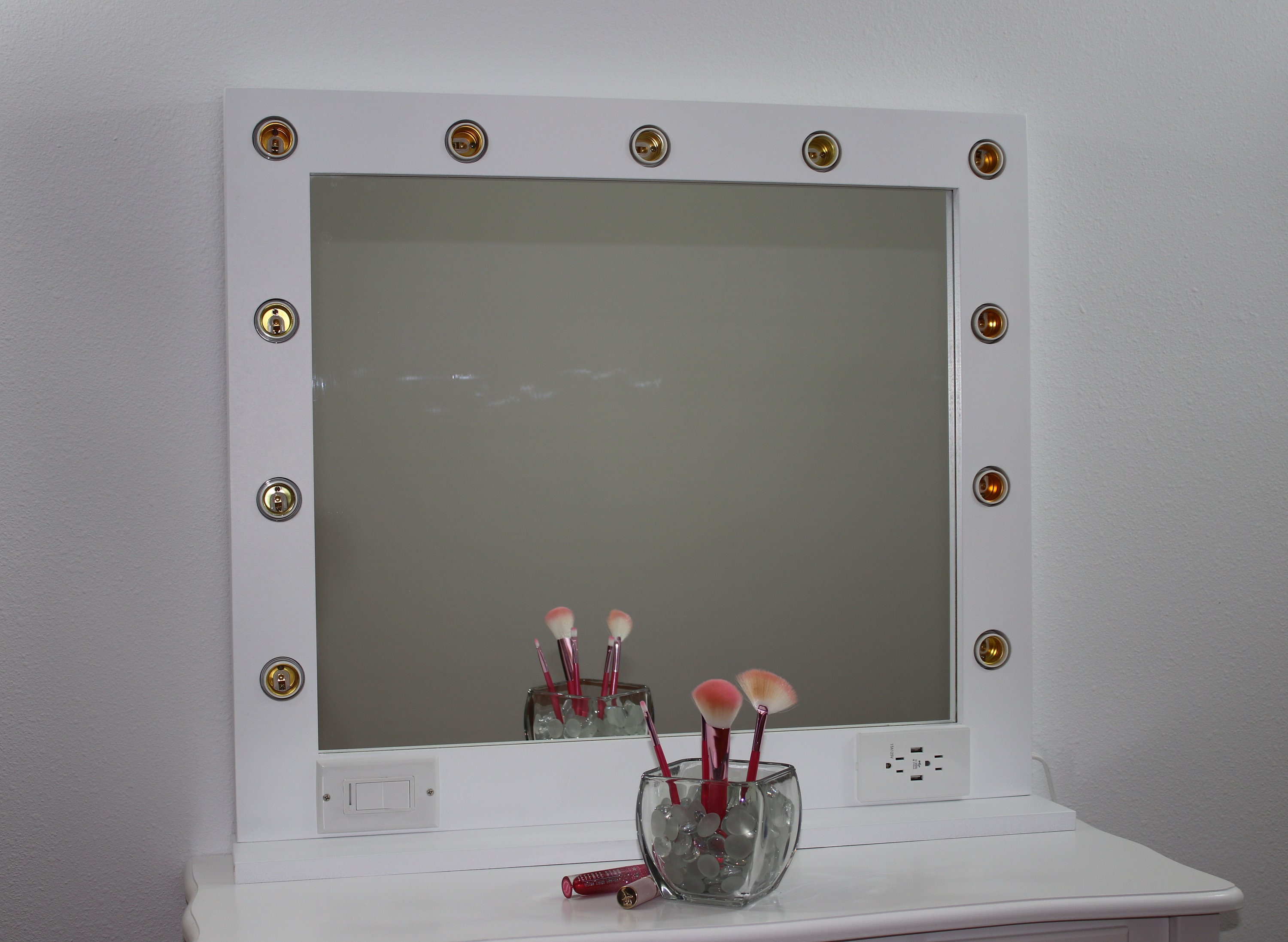 White Vanity Mirror With Lights 32 X 28 Made in the USA - Etsy Canada