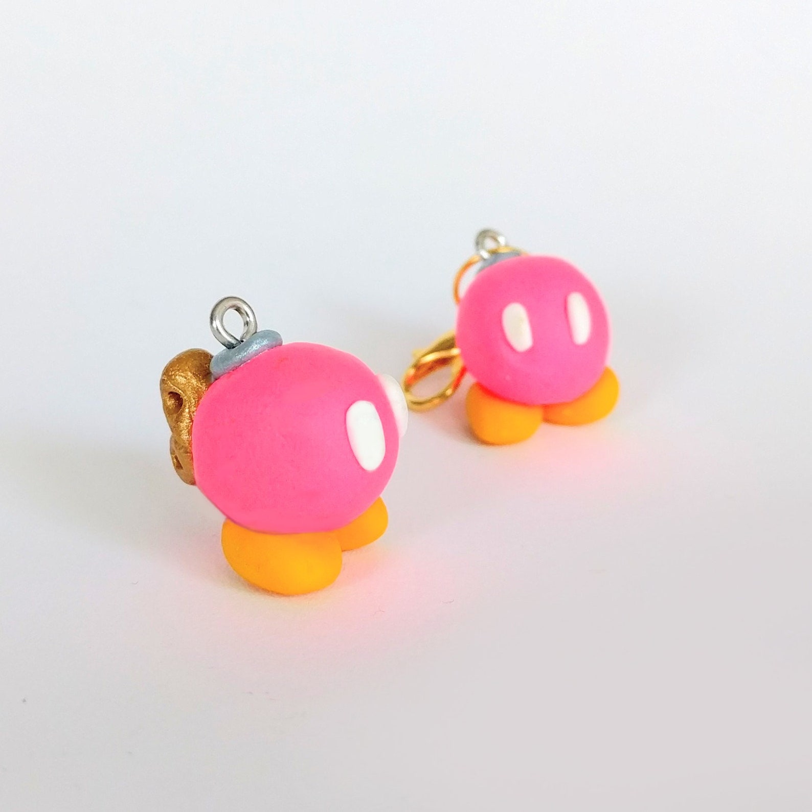 Bob-omb Battlefield Charm - Black or Pink! - Keychain - Super Mario 64 ...