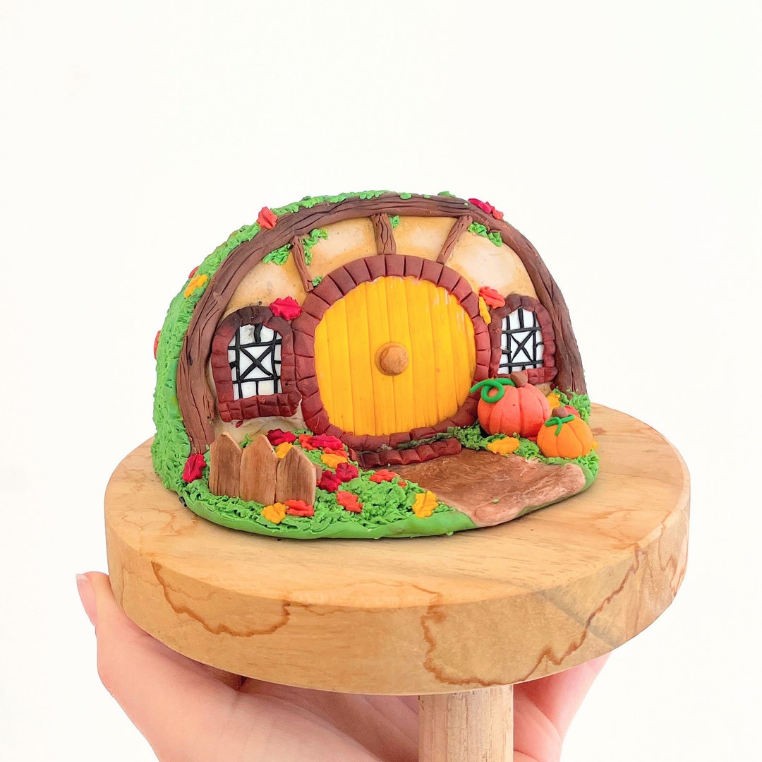 Hobbit Hole Figure Lord of the Rings Hand Sculpted Figure Autumn / Fall ...