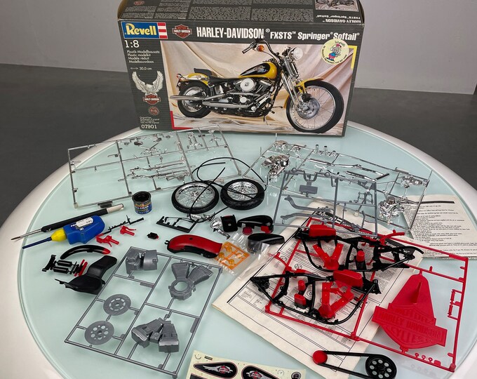 Model Kit 1/8 Revell Harley Davidson FXSTS 1996 Official Licensed ...