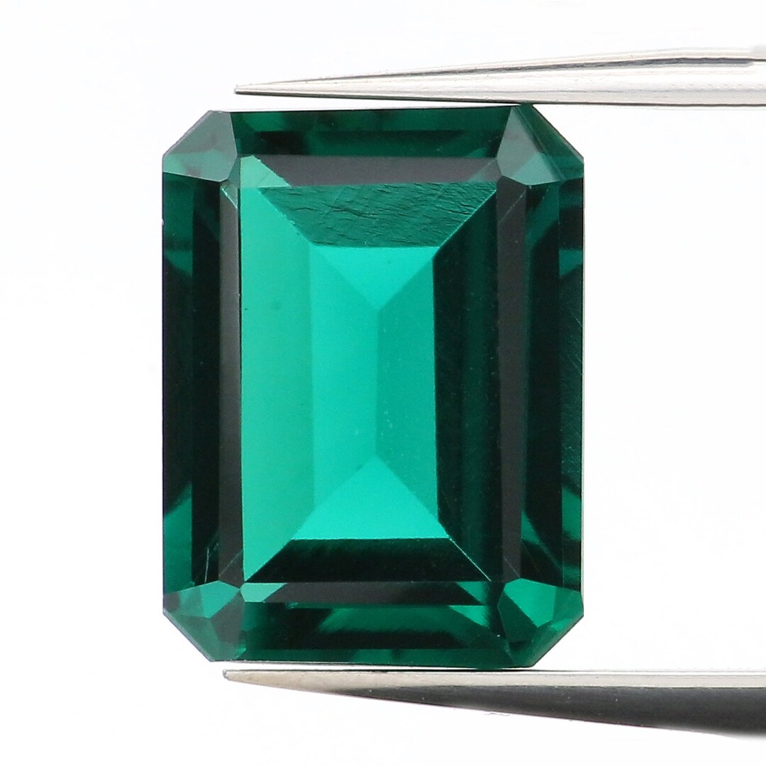 2.15 Ct Green Color Created Emerald Emerald Gemstone VS1 Clarity 9.00 ...