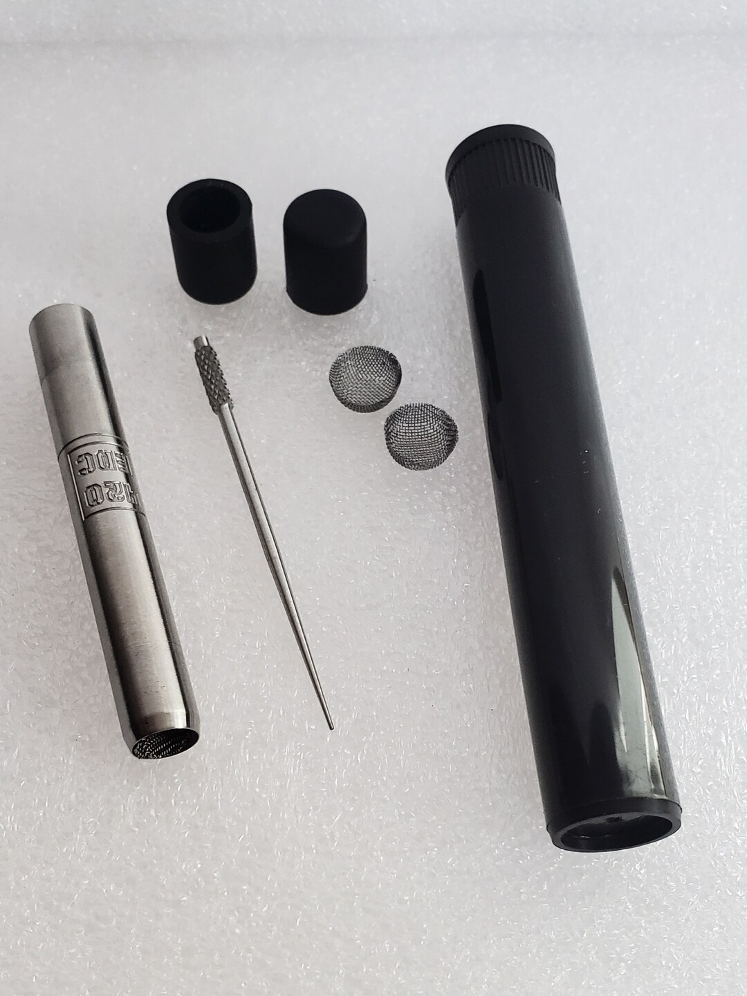 Deluxe Pure Titanium One Hitter (ti1e) Bundle: Silicone End Caps ...