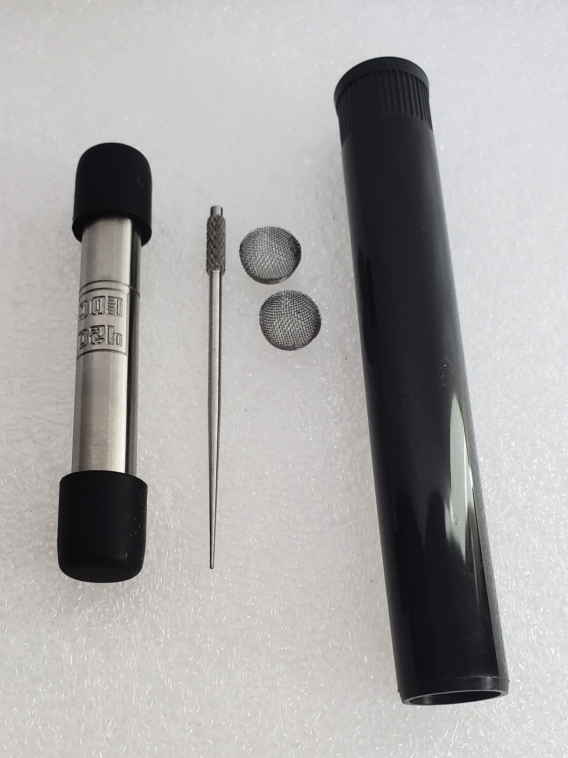 Deluxe Pure Titanium One Hitter (ti1e) Bundle: Silicone End Caps ...