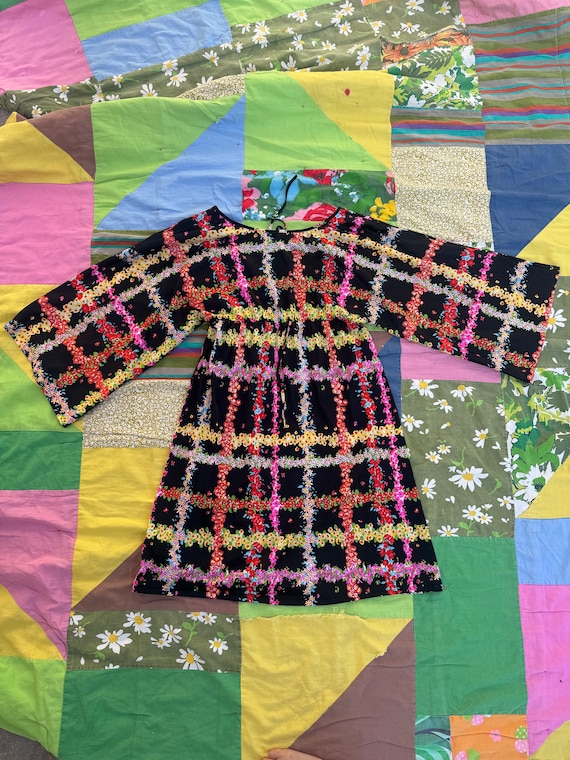 Vintage Rose Marie Reid flower power grid mini dress,… - Gem