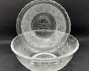 Anchor Hocking Glass Sandwich Pattern Scalloped Rim Serving Bowls Set ...