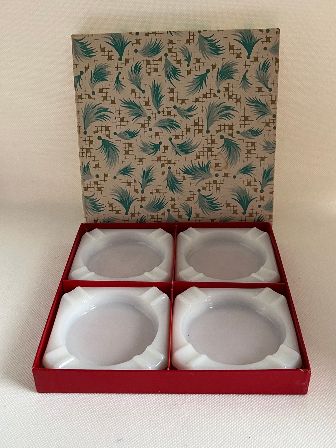 Vintage Boxed Set of Four Small Milk Glass Ashtrays, Original Box - Etsy
