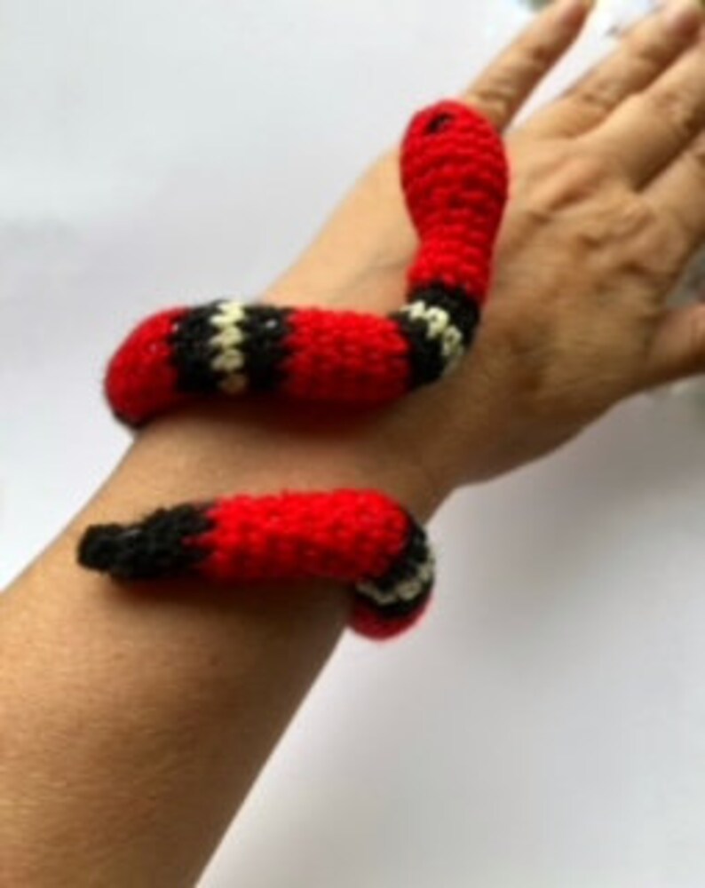 Crochet PATTERN Coral Snake | Crochet Bracelet Snake Amigurumi Pdf in ...