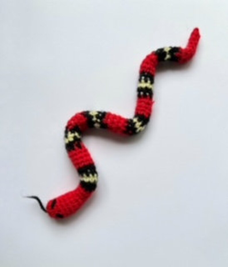 Crochet PATTERN Coral Snake | Crochet Bracelet Snake Amigurumi Pdf in ...