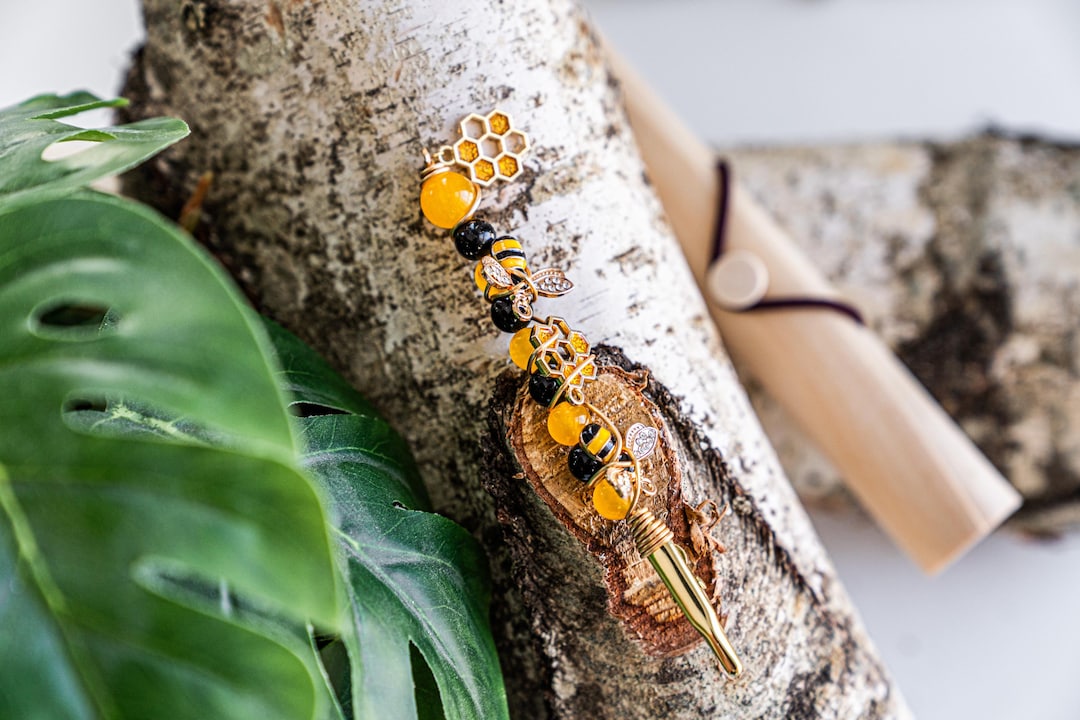 Bee Crystal Wand Clip Cute ATM Card Clip or Tobacco Holder Unique ...