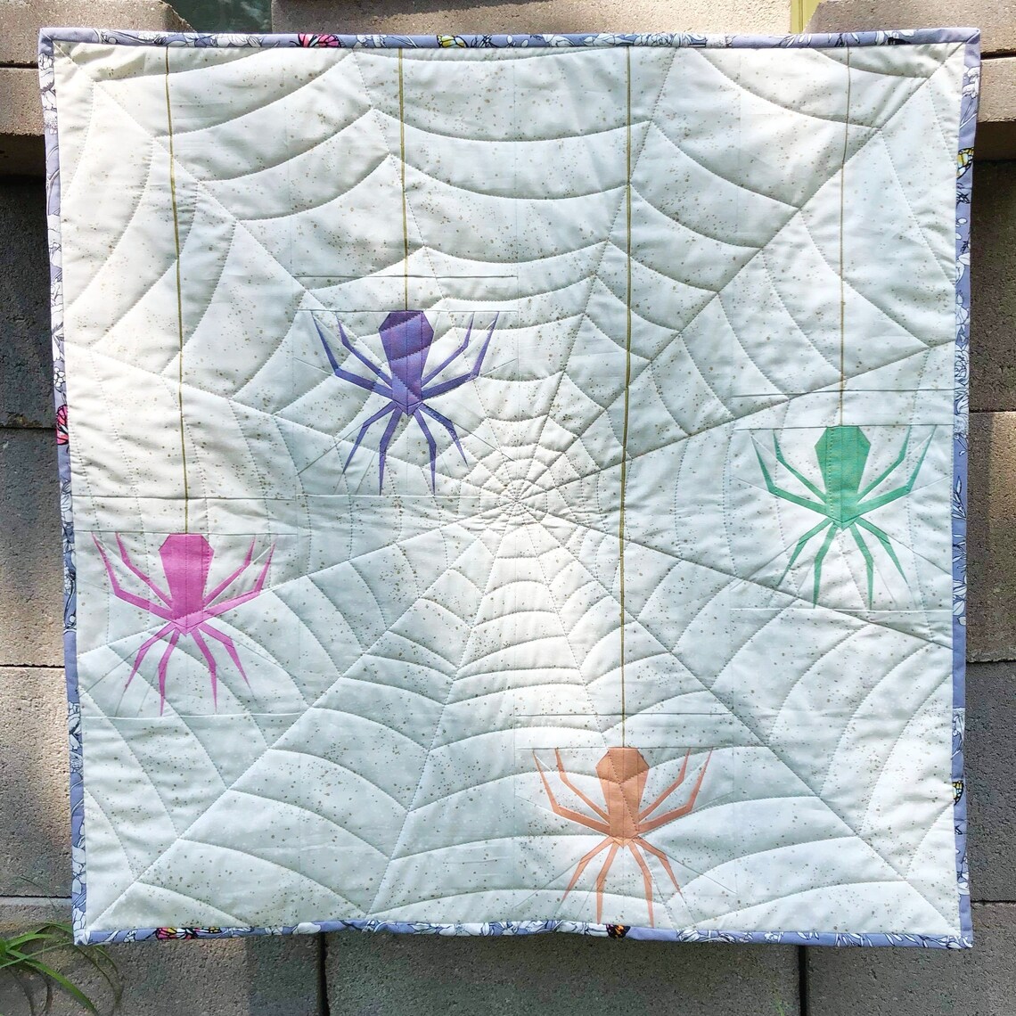 Sneaky Spiders Mini Quilt Pattern - Etsy